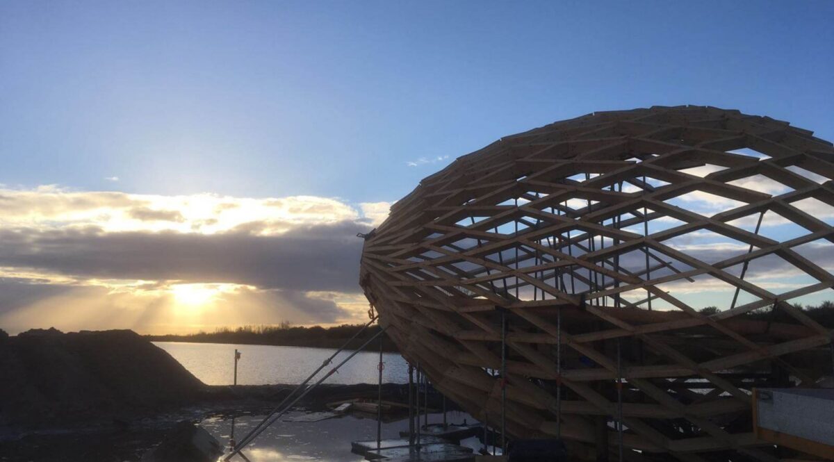Wooden bird observatory a paradise for bird spotters - Accoya
