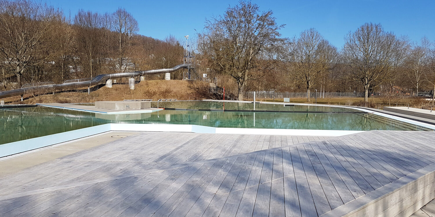 Outdoor swimming pool in Switzerland - Accoya decking