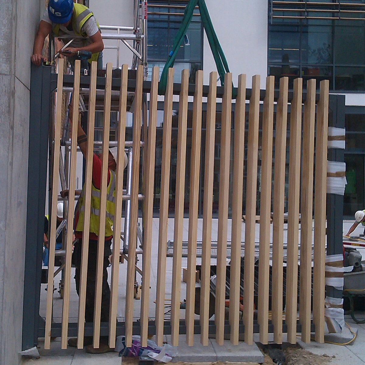 Acoustic fencing Regents school Camden - Accoya project case study