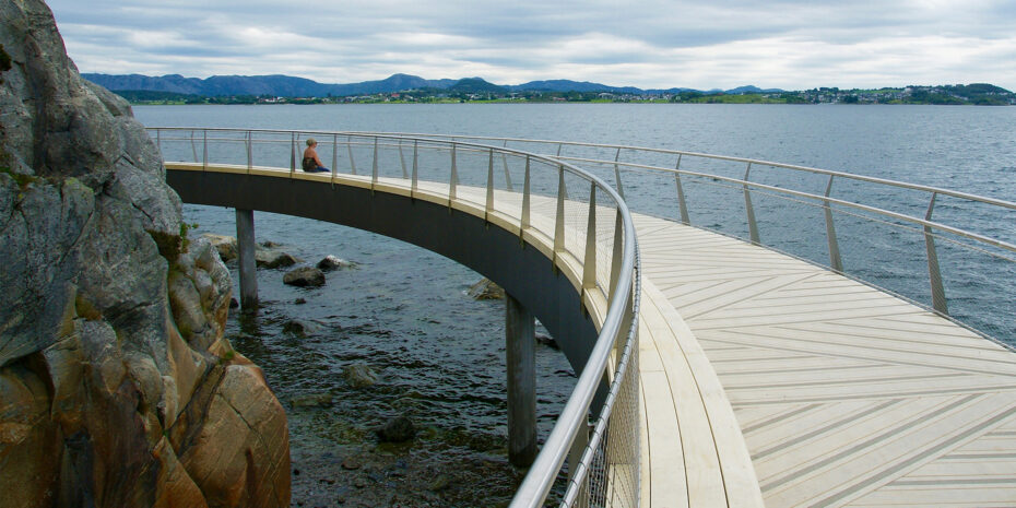 Wooden bridge, Floating bridge, Timber Boardwalk Construction | Accoya