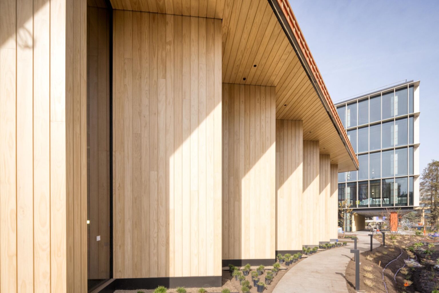 California Architecture: Accoya Wood & GRAD Railing System
